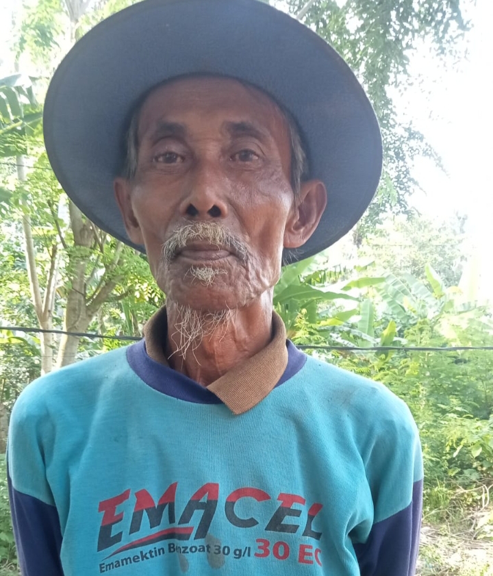 Warih Usia 71 Tahun dari dusun 2 RT 001 RW 002 desa Sumurgede Karawang ...